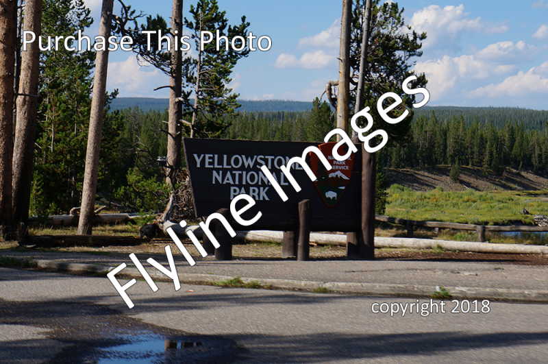 Yellowstone National Park Sign - Flyline Images